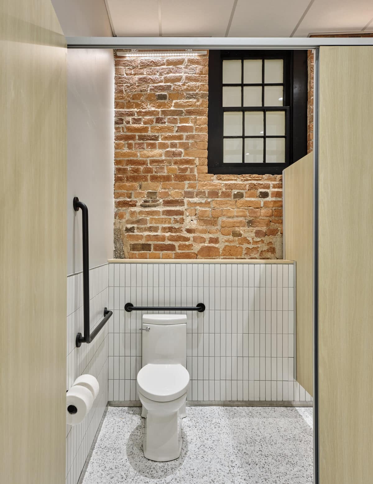 Custom LED linear, Agada Bioscience | LumenTruss